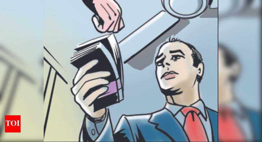 Reporters Fake Cop Held For Extortion Ahmedabad News Times Of India 