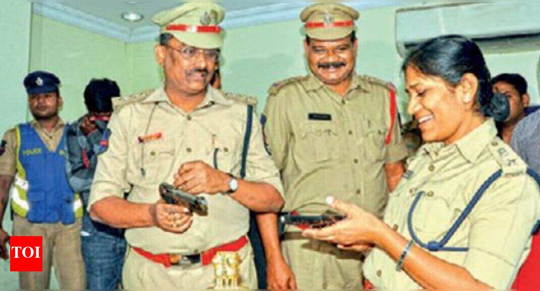 Fake cop promises job at DGP office, lands in net | Hyderabad News ...