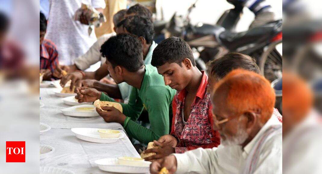 Food Campaign In Aligarh: Hyderabad man inspires former AMU student to ...