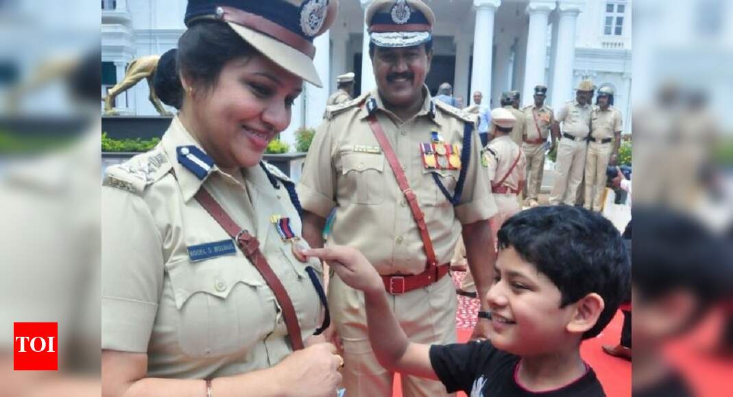 Sasikala: President's medal for former DIG D Roopa who exposed alleged ...