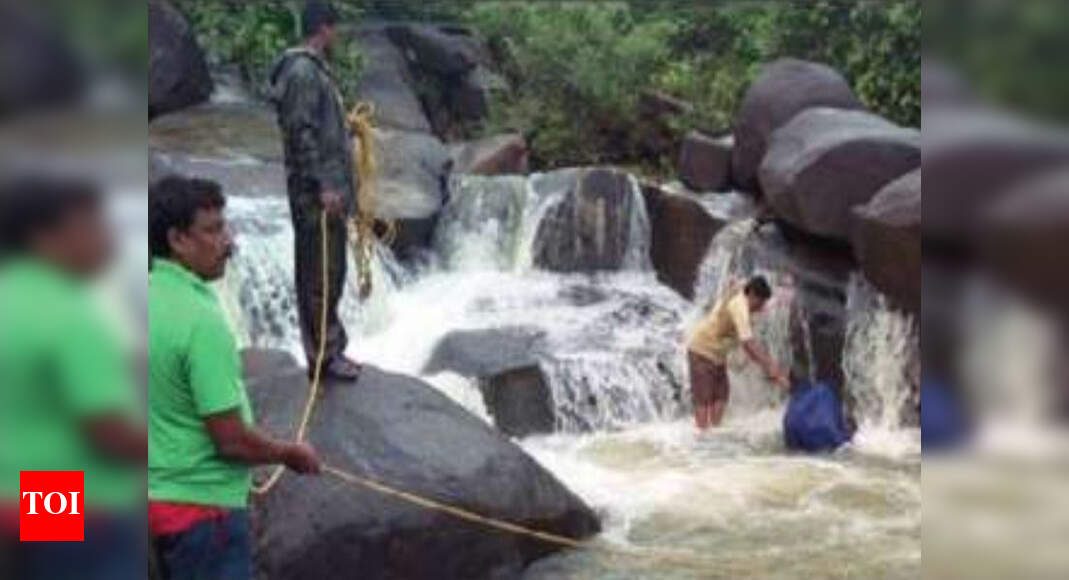 Nagarmadi waterfall: Six Goans feared washed away in Karwar, two bodies ...