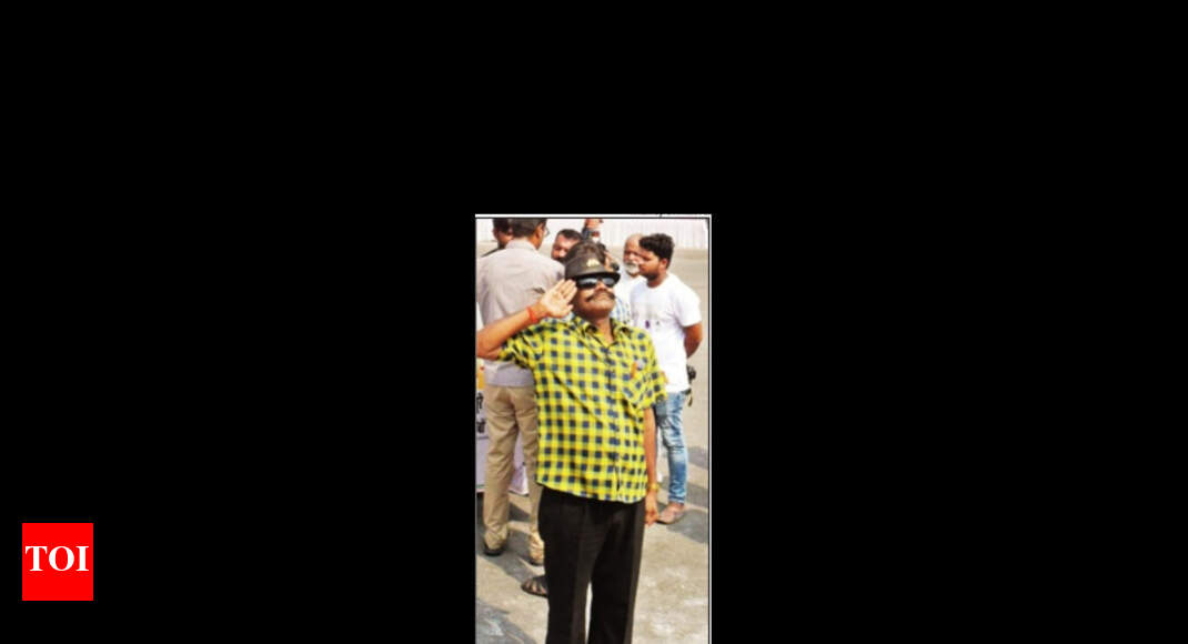 Famous as Bengali Baba, this 49-year-old sings for his love for nation ...