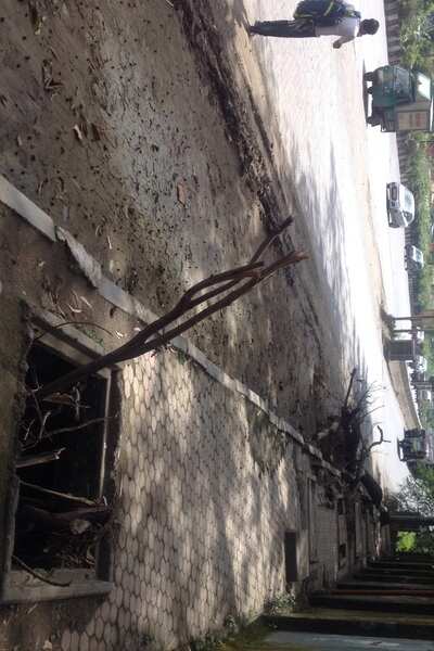 Dangerous crossing & footpaths - The Times of India