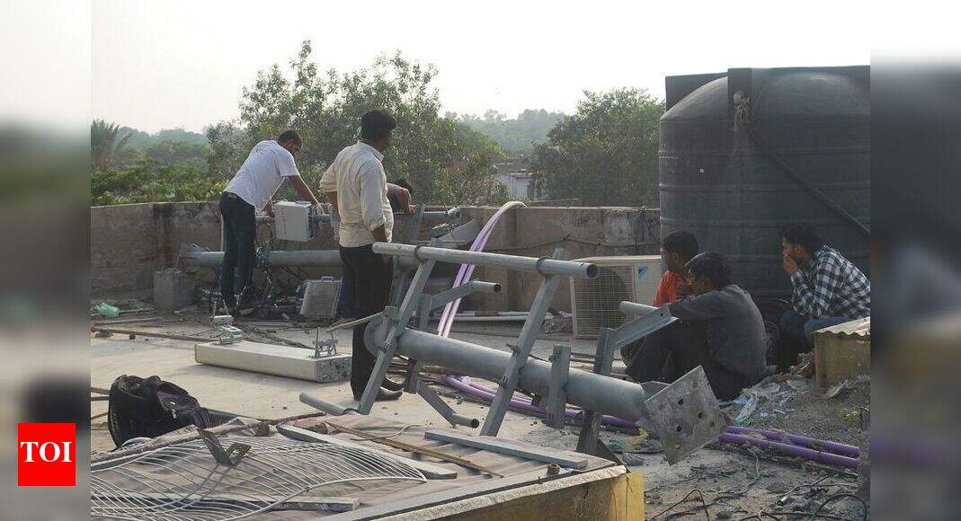 Towers Dismantled: Agra Cantonment Board starts dismantling mobile ...