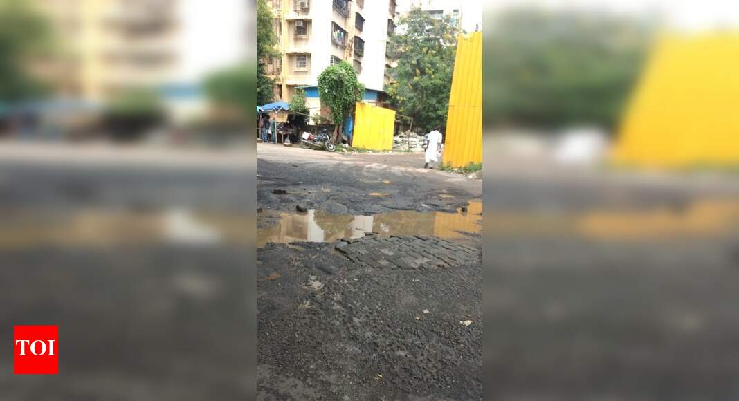 RTO Andheri west Road - Times of India