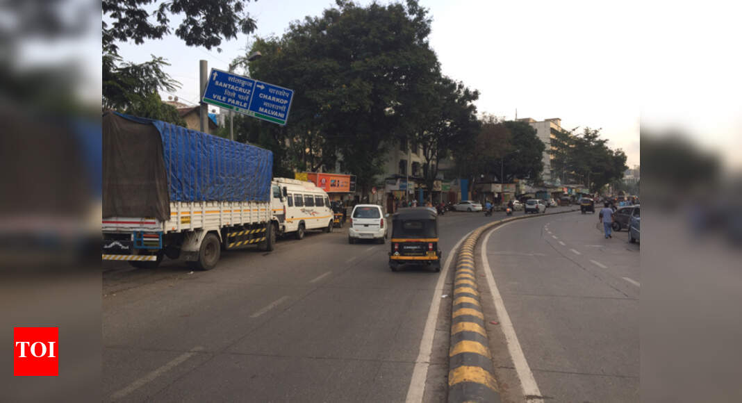 Tilting Sign Board on SV Road Tragedy in Waiting - Times of India
