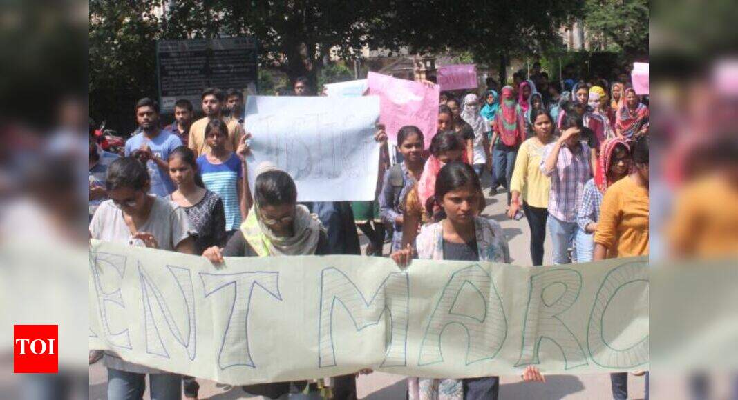 BHU Violence: BHU calm, politics starts on campus violence issue ...