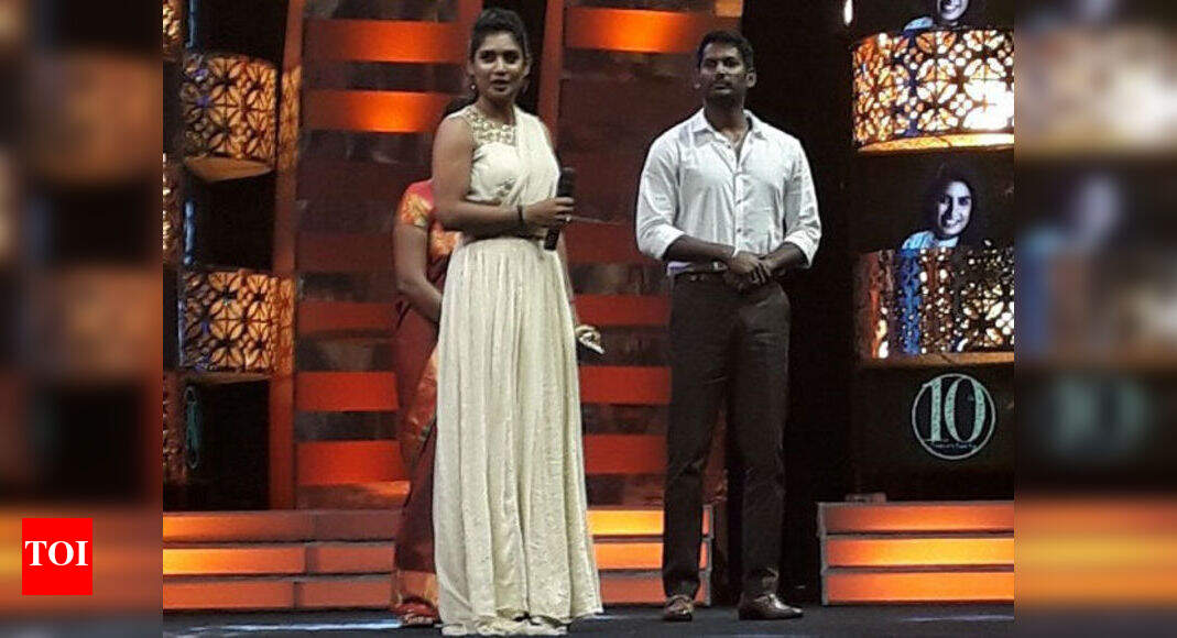Vishal honours Mithali Raj at an awards function | Tamil Movie News ...