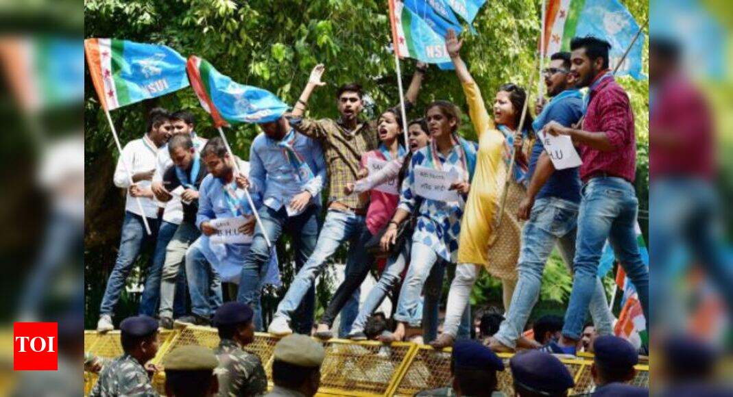 BHU Violence: NSUI, ABVP stage protests against crackdown on BHU ...