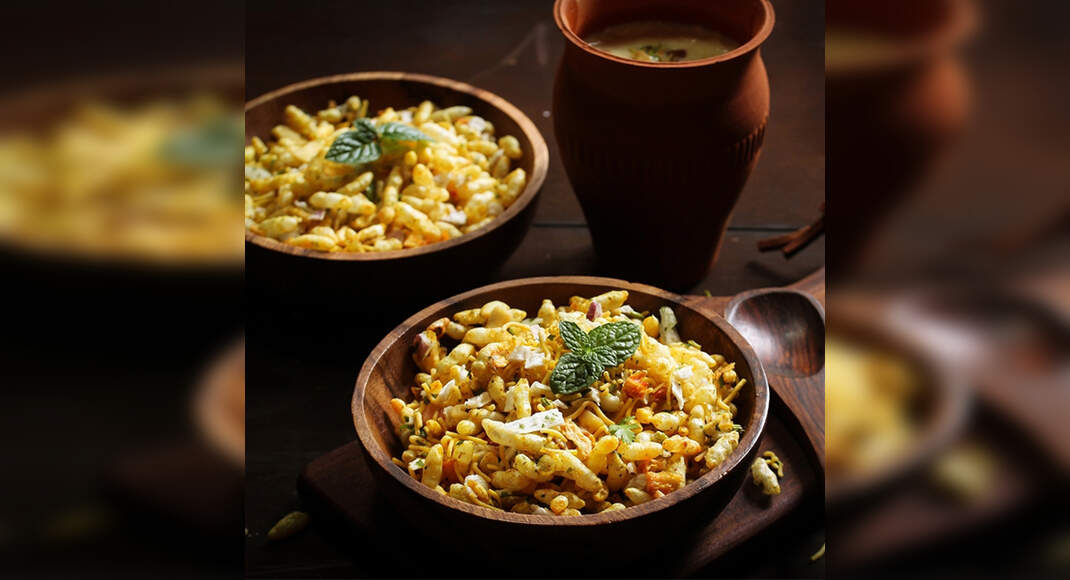 Bhel Chaat Recipe: How to Make Bhel Chaat Recipe | Homemade Bhel Chaat ...