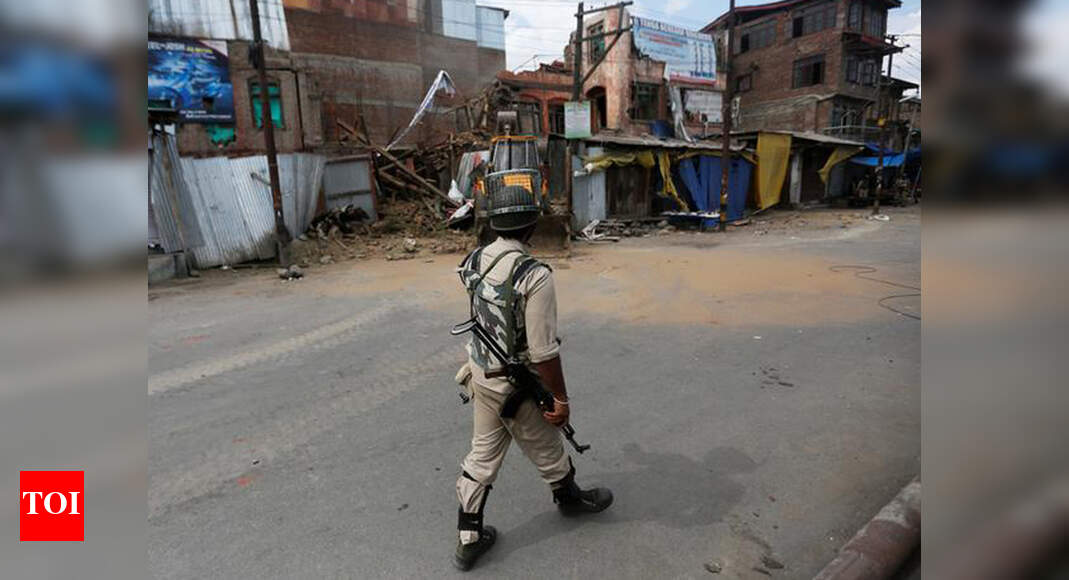 How split-second response by a J&K cop saved 10 lives | India News ...