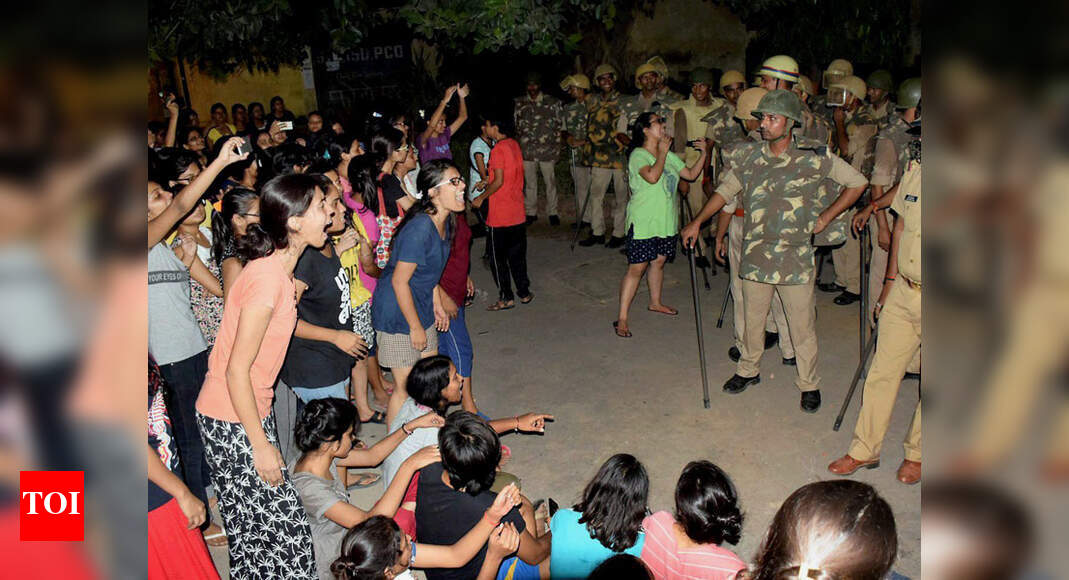BHU: BHU violence: FIRs against 1,000 students | India News - Times of ...