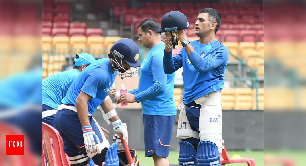 India V Australia: Team India training session curtailed due to rain ...