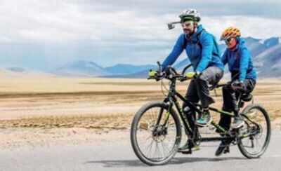 Blind girl rides a tandem cycle from Manali to Khardung La with father ...