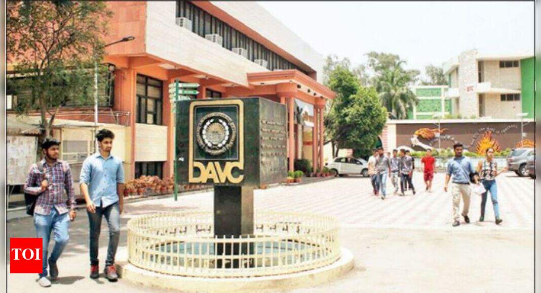 How DAV let in girls at 50 | Chandigarh News - Times of India