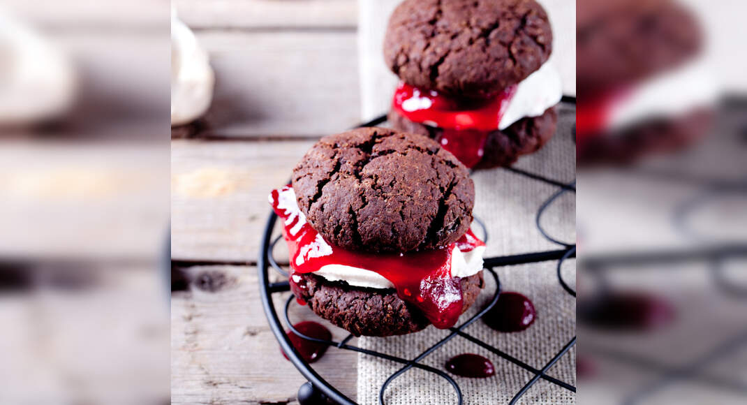 Mini Raspberry and White Chocolate Pie Recipe: How to Make Mini ...