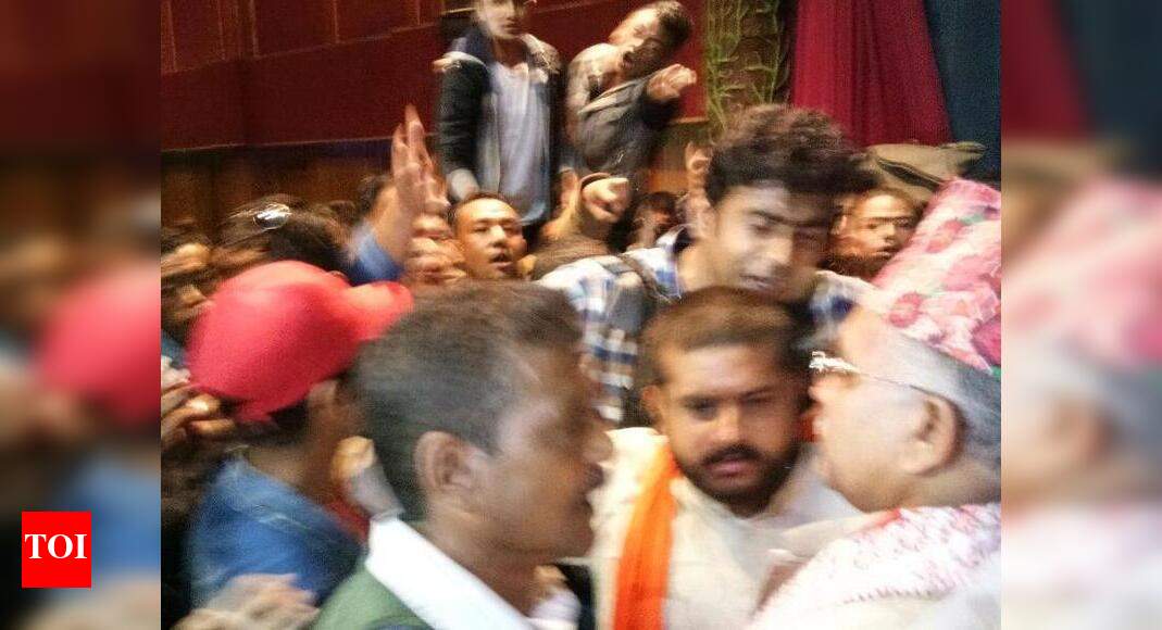 West Bengal BJP chief Dilip Ghosh heckled during Darjeeling visit | Kolkata News - Times of India