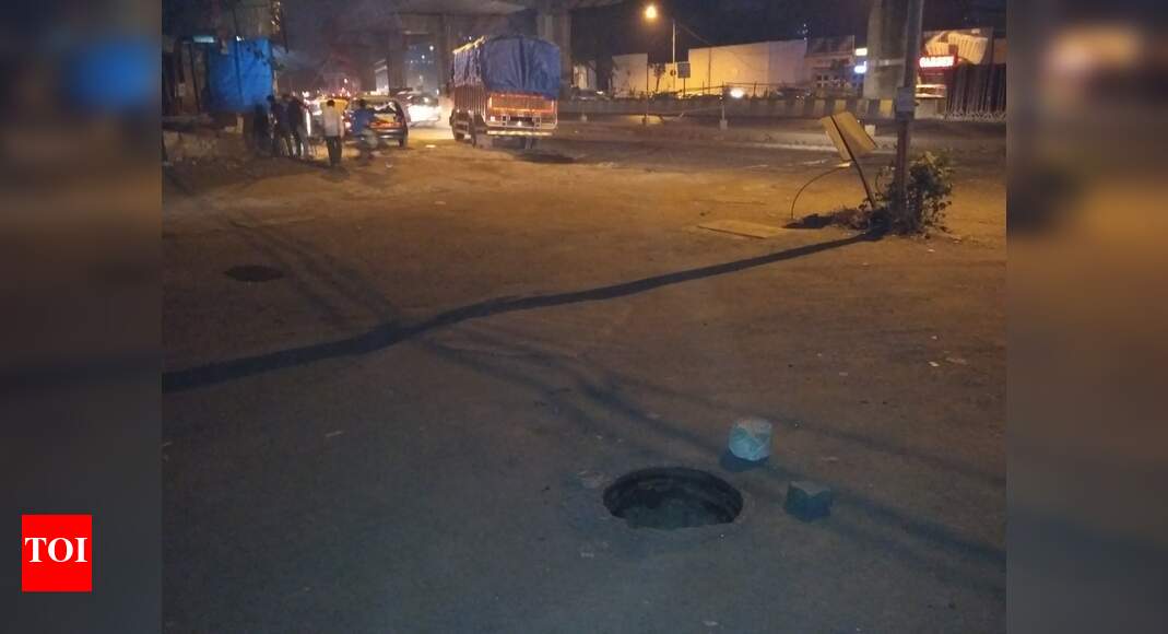 Open manhole near Marol Times Square - Times of India