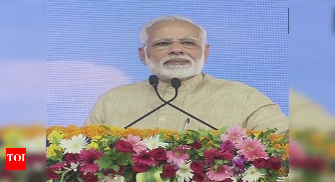 Modi: PM Modi holds roadshow in birthplace Vadnagar | India News ...