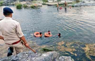 Five from Surat drown in Tapi at Vaghecha | Surat News - Times of India