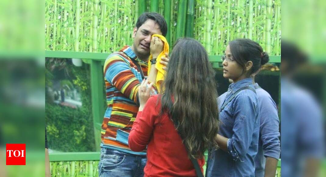 Bigg Boss 11 Day 9 highlights: Puneesh kisses Bandagi on her cheek ...