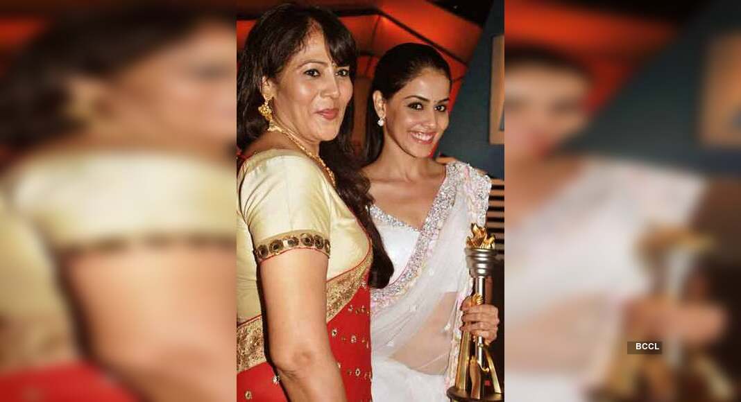 Genelia D'souza with mother