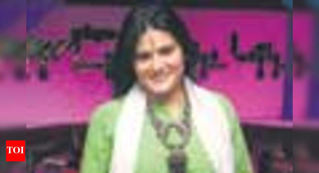 Diviya's fun-filled party! | Events Movie News - Times of India