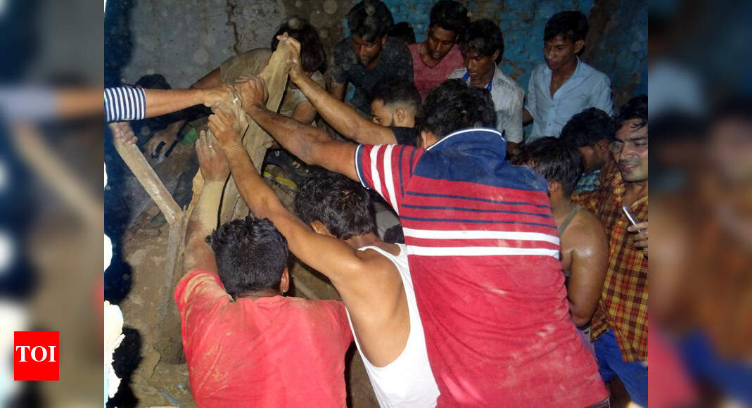 Firecracker Blast: 2 die in firecracker blast; Aligarh family looses 7 ...