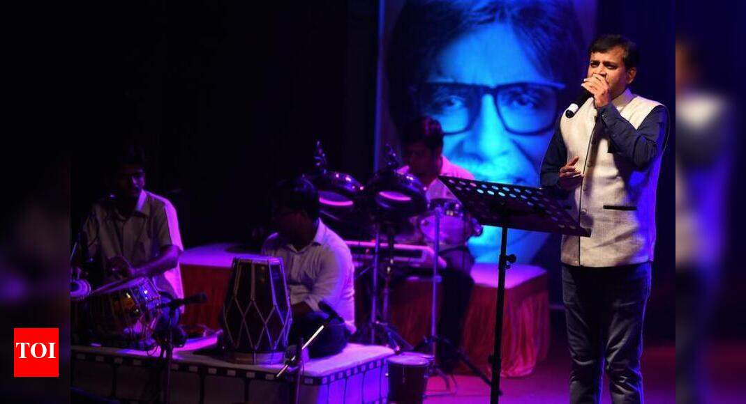 Delectable songs mark ‘Diamonds Forever’ | Nagpur News - Times of India