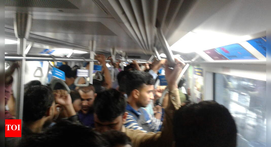 overcrowded Mumbai metro - Times of India