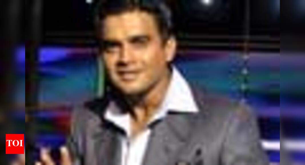 Madhavan is back on TV - Times of India