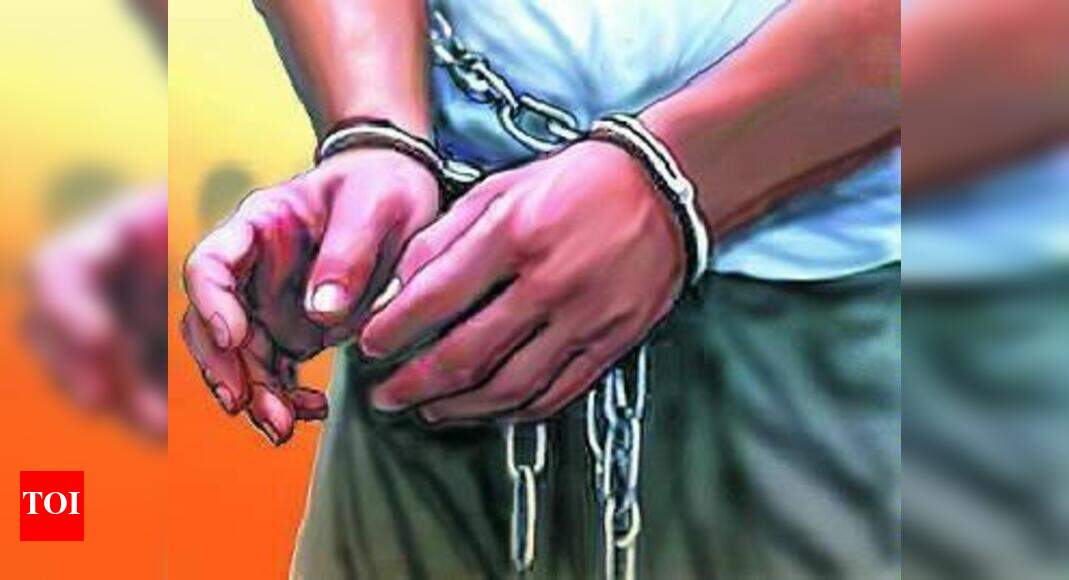 5 held for robbing train passengers | Agra News - Times of India