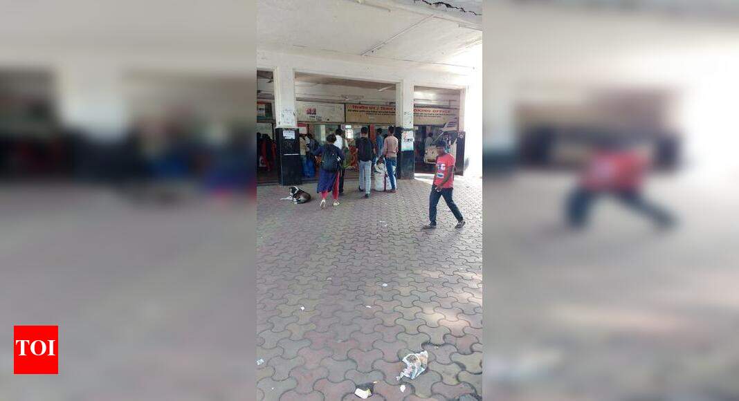 Khar station‘s entrance is now encroacher-free - Times of India