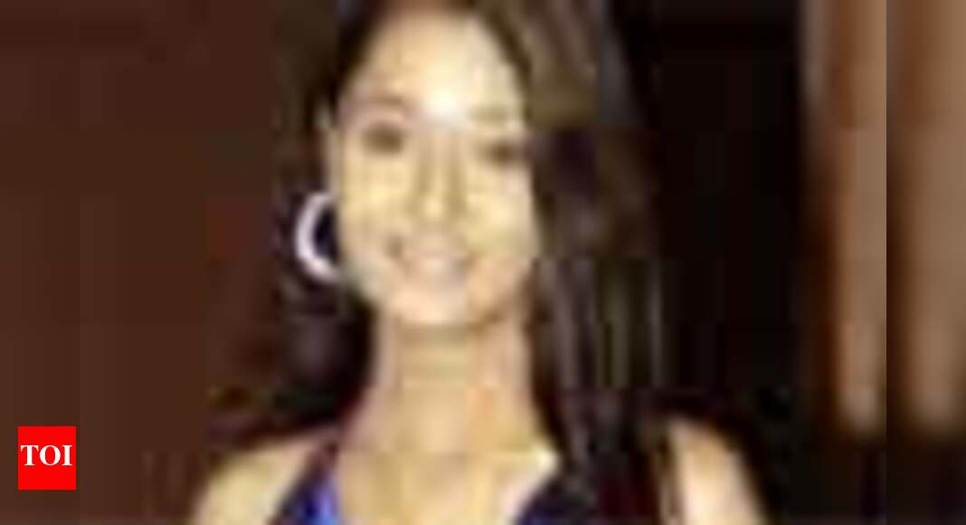 Sara doesn't want to act in soaps! - Times of India