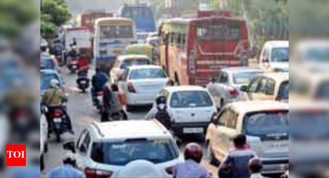 Lucknow Traffic: Lucknow: Traffic chaos takes fun out of festivals ...
