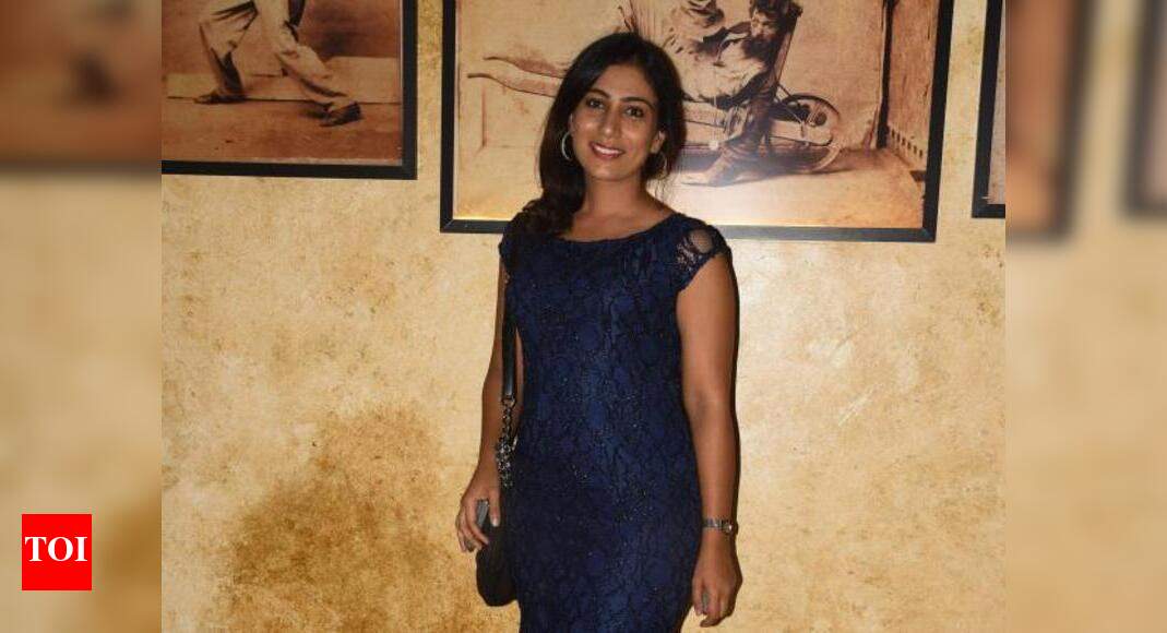 Ashwini looked pretty at the pre-launch party of Watsons pub in Chennai ...
