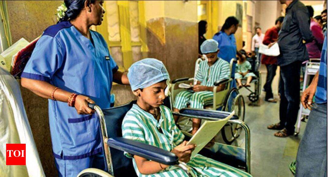 Crackers blow up in the face, 86 suffer eye injury | Hyderabad News ...