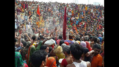 Women: Women perform pre-Chhath rituals at Simaria Kumbh | Patna News ...