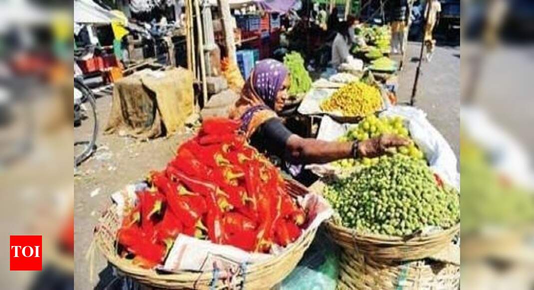 From today, vehicles & hawkers not allowed near west side of Thane ...