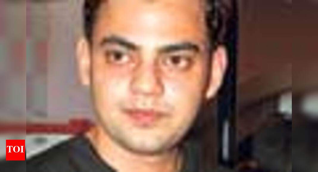 Cyrus wants to play a psychotic villain - Times of India