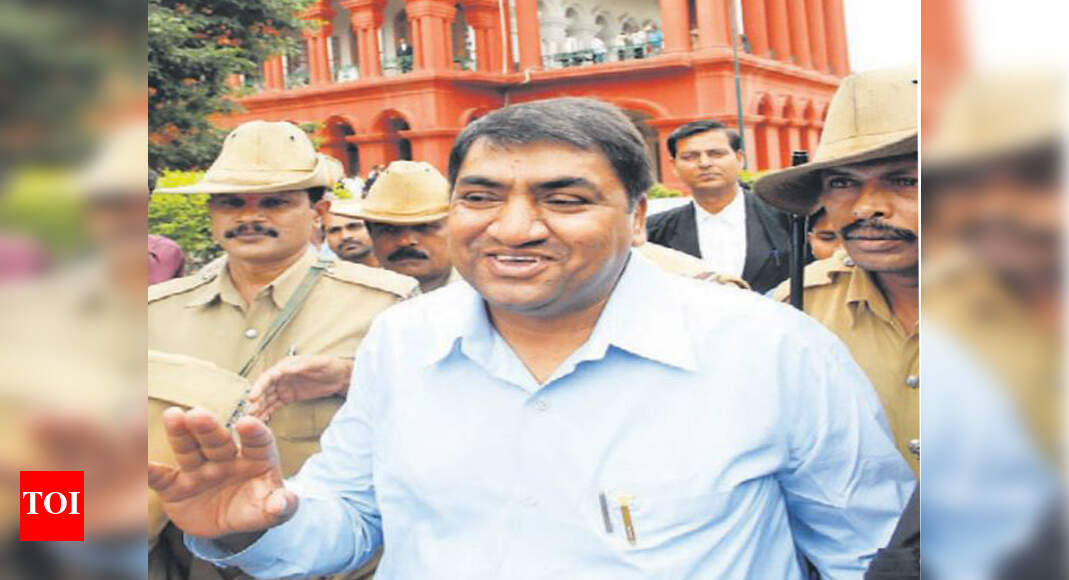 Abdul Kareem Telgi knew politicians, cops, actors, scribes | Bengaluru ...