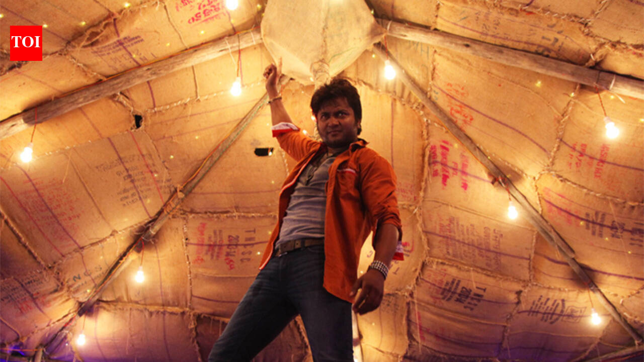 Vallavanukkum Vallavan Movie Review: Bobby Simha saves this averagely ...