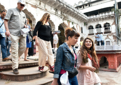 Experts trip on city history at ‘Heritage walk’ in Bhopal | Bhopal News ...