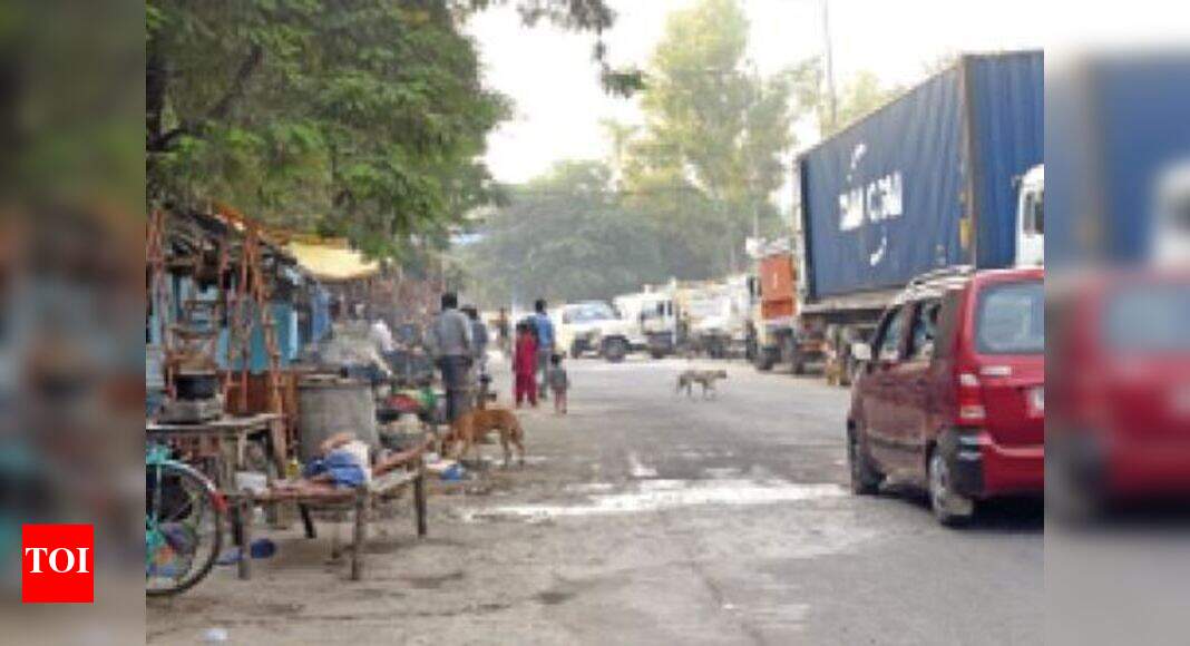 Chirag Dilli: Slip road to free up Chirag Dilli crossing turns chaos ...