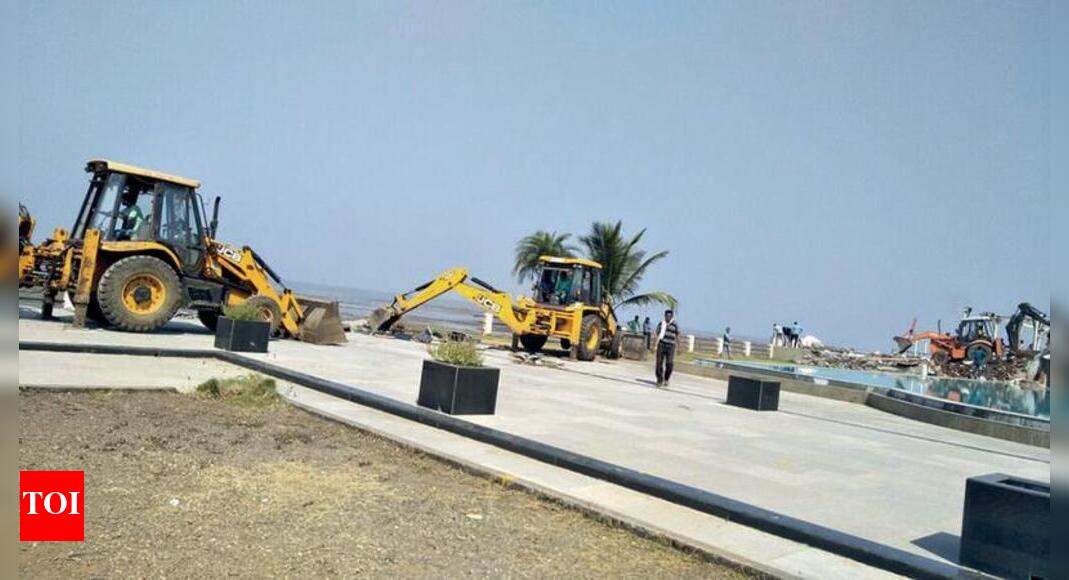 Beachfront of hotels, 150 shacks razed on Daman’s Devka beach | Surat ...