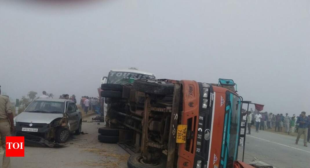 yamuna expressway: Killer smog: 1 killed, 6 injured in vehicle pile up on Yamuna Expressway in ...