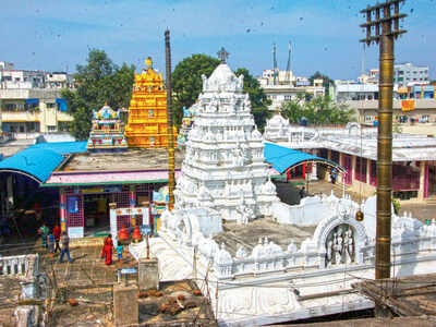 Ancient Alwal temple in blind spot, choultries crumbling | Hyderabad ...