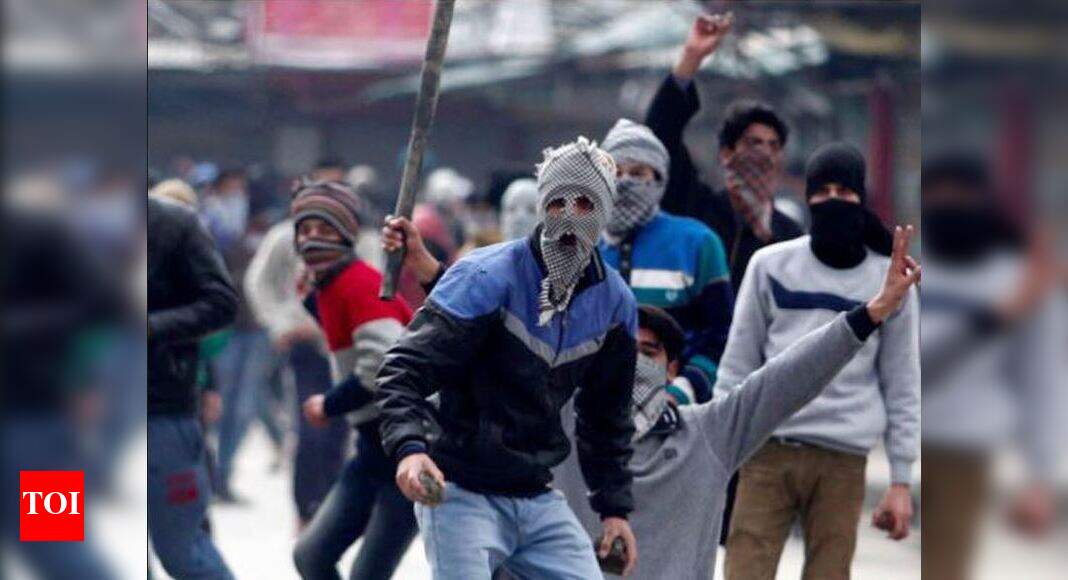 Stone pelting in Kashmir: 90% dip in stone-pelting incidents in Kashmir ...