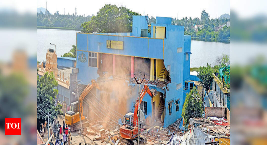 Encroachments removed from Chitlapakkam lake | Chennai News - Times of ...