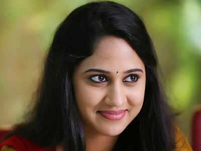 Miya turns singer for a Christmas carol album | Malayalam Movie News ...